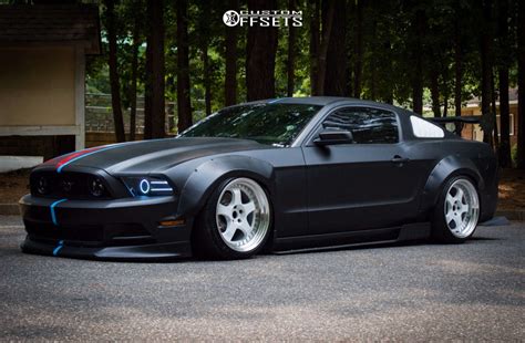 2013 Ford Mustang With 19x105 22 Esr Sr06 And 25530r19 Federal