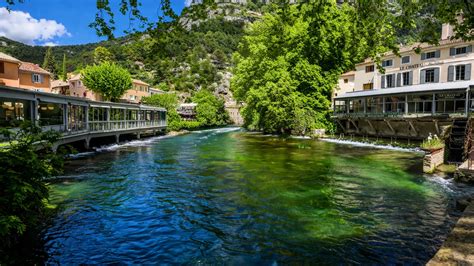 Quest Ce Qui Rend La Fontaine De Vaucluse Unique