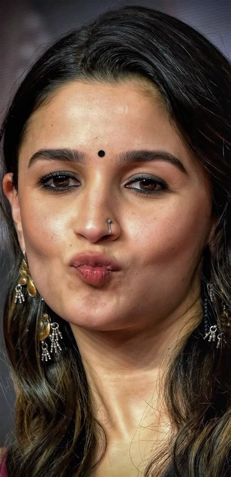 Alia Bhatt Milfy Face Alia Bhatt Hairstyles Actress Without Makeup Most Beautiful Bollywood