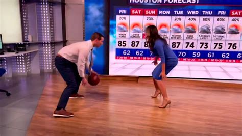 Elita Loresca Abc13 Houston R Curvynewswomen