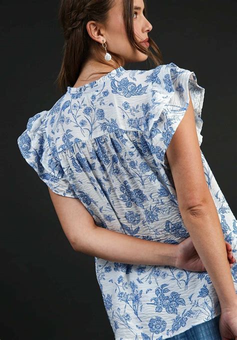 Umgee Two Toned Floral Print Boxy Cut Top In Blue In 2025 Trendy Tops