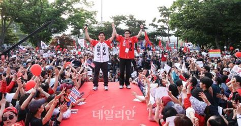 한동훈 김문수 손잡고 지지 호소무능한 이재명 세상 함께 막아내자