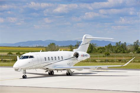 Bombardier Challenger 350 Charter Super Midsize Aircraft