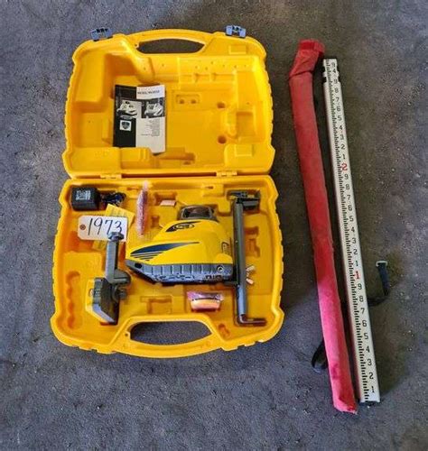 Trimble Spectra Precision Hv301g Laser Level Set With Leveling Rod