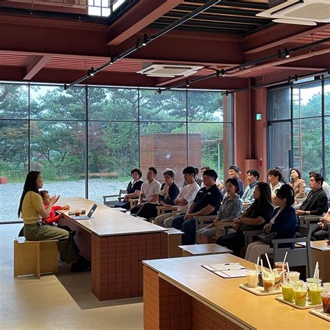 커조남 김이사 좋은 요청을 받아 김현준 총괄대표님과 함께 브랜드 그리고 커피에 대한 강연을 직영 팔공
