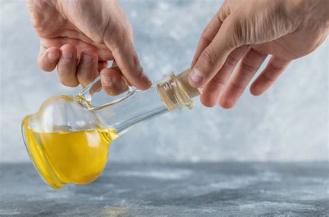 Mct Oil Side Effects A Clinicians Guide To Safe Dosing And What To Avo