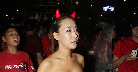 포토엔 똥습녀 임지영 우루과이전 응원하러 다시 왔어요