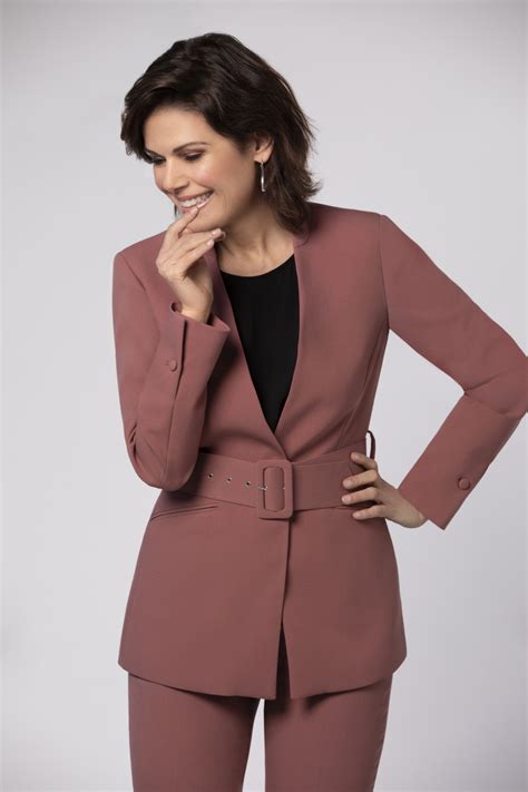 Female Model Suzanne Raffaelli