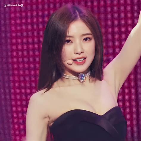 Pin By Kim Myungsoo On Arin Oh My Girl Oh My Girl Jiho Arin Oh My Girl Armpit Whitening