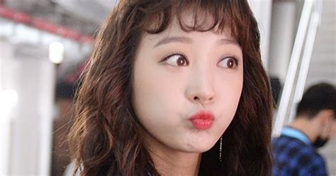 T포토 Exid 혜린 앙증맞은 애교 입술