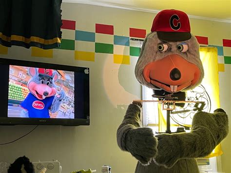 Saved Chuck E Cheese Animatronics From Closed And Remodeled Locations