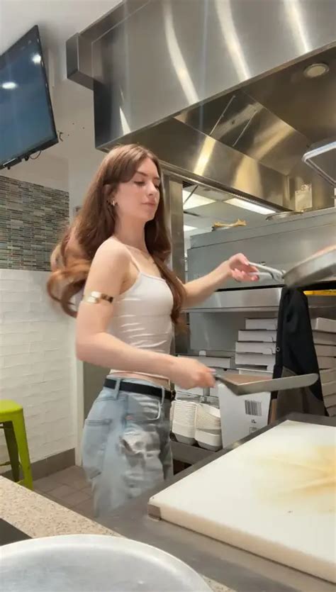 Giulia Bruno Giuliapizza Urlebird