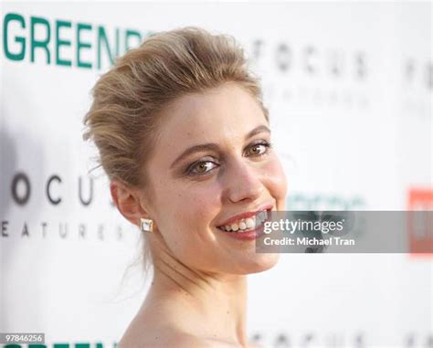 Greta Gerwig Greenberg Photos And Premium High Res Pictures Getty Images