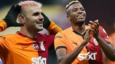 Mauro Icardi Ve Victor Osimhen Derbi Sonrası Telefona Sarıldı
