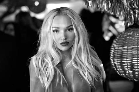 Dove Cameron Braless Side Boob Hot Celebs Home