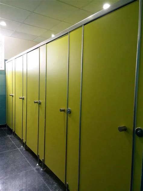 Hpl Modular Restroom Cubicle Partition At ₹ 17500 In Thane Id