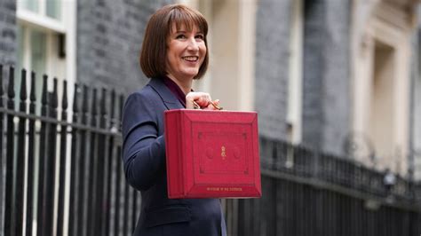 Rachel Reeves Holds Budget Box Outside Number 11 Downing Street News Uk Video News Sky News