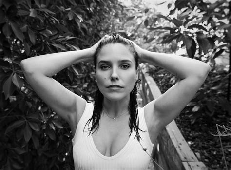 Sophia Bush Scrolller