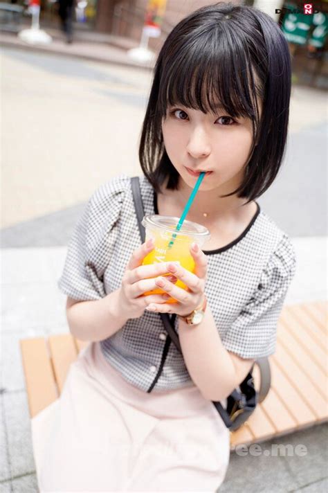 MOGI 初撮り某WEBマガジンの美人ライター 露出癖あり野ションまでしちゃう逸材 拘束プレイに興味がありいつか自分で企画監督したAVを作ってみたい野望をもつ変態系文学女子