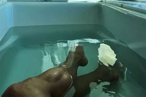 Halle Berry Fans Distracted By Creepy Detail In Photo Of Star Having