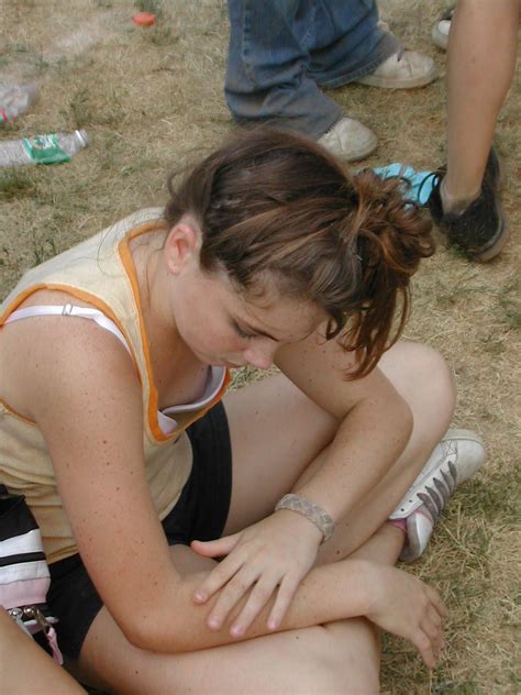 Amateur Downblouse Nipple Oops