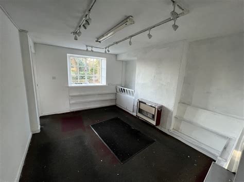 Sold Price £131 000 25 High Street Dronfield Derbyshire S18 1px 118442 Mark Jenkinson