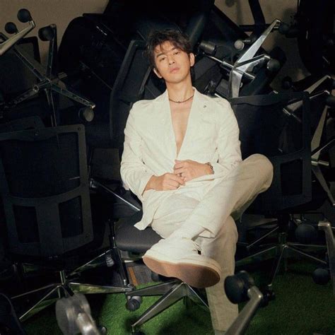 Inside Chen Bolins Collaboration With Sothebys The Taiwanese Actor Hand Picked The Auction