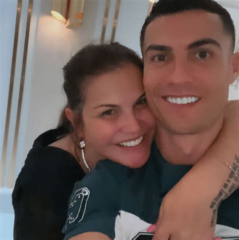 „ჩვენს სახლში წვიმა ჩამოდიოდა წყალს ცეცხლზე ვაცხელებდით“ კრიშტიანუ რონალდუს და ძმის რთული