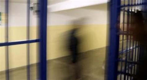 S Maria C V Minacce Alla Compagna Distrugge La Cella In Caserma Dopo Larresto Ecco Chi E