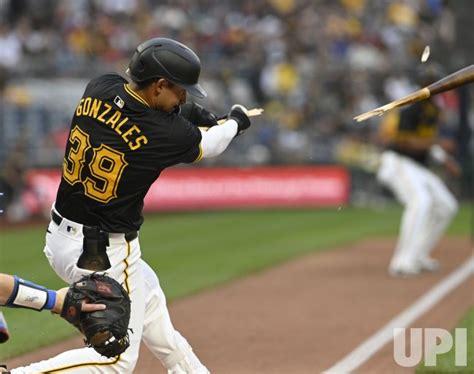 Photo Pirates Nick Gonzales Hits Broken Bat Double Pit2024060508
