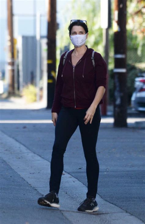 Neve Campbell In A Black Sneakers Was Seen Out In Los Angeles 0111