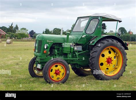 25062009 Traktor Famulus 40 25 06 2009 Tractor Famulus 40 Stock