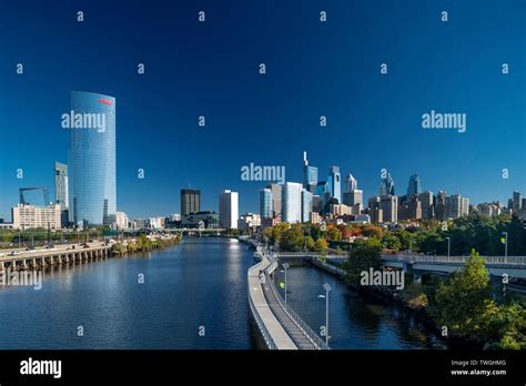 Trail Walk Schuylkill River Downtown Skyline Philadelphia Pennsylvania