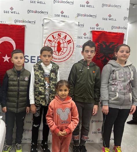 Kryen Vizitën E Syve Grupi I Dytë I Fëmijëve Jetimë Alsar