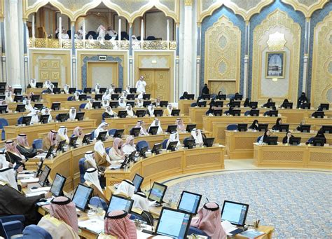 مجلس الشورى السعودي يوصي بتعيين قاضيات سعوديات والتخلي عن شرط الذكورة