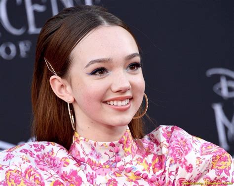 Celebridades Femeninas Oficial Ruby Jay Necesaria Una Nueva Galería