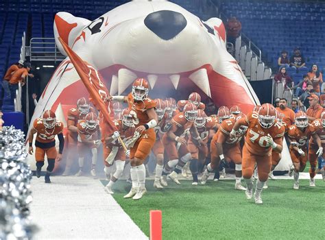 Collegeinsider The Untold Origins Of Americas Most Iconic College