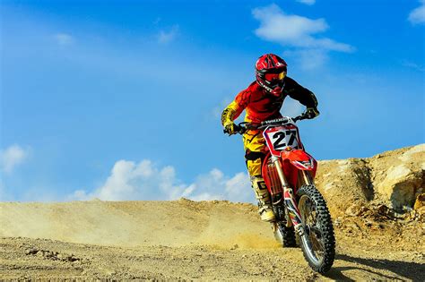 Cast Del Film Disney Motocross
