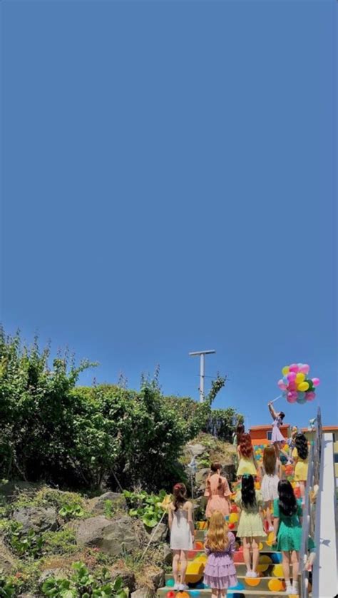 Loona Wallpaper Kpop Backgrounds Wallpaper Kpop Wallpaper