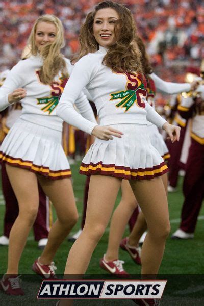 Usc Trojans Cheerleaders Cheerleading Usc Athletics Usc Trojans