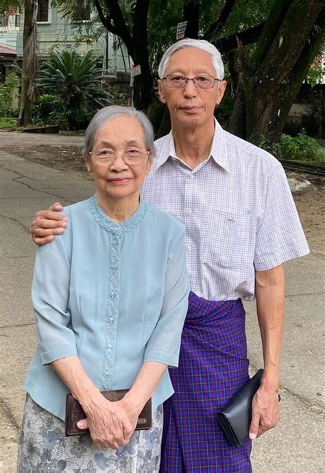 Thein Lwin မနေ့က လင်မယားနှစ်ယောက် မနက်၉နာရီကထည်းက Facebook