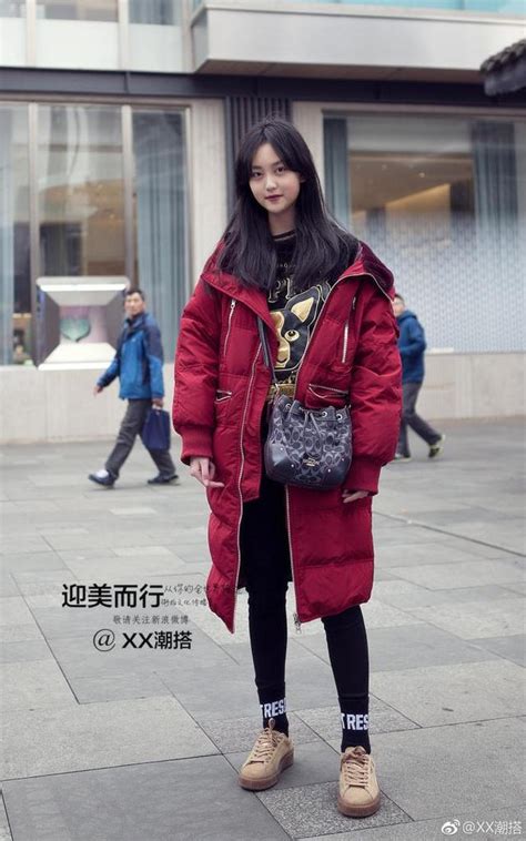 成都街拍大衣搭配單跟鞋清爽利落 每日頭條