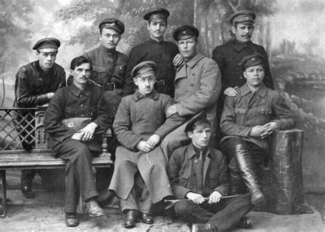 Почему чекисты в 1920 е годы предпочитали носить кожаные куртки