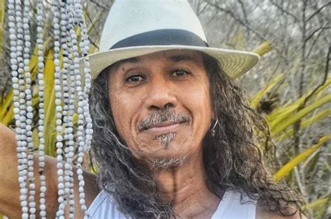 Lançamento Do Livro Flores Sendo De Raimundo Carvalho Café Com Shah