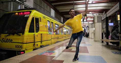 El Artista Callejero Que Hace Increíbles Shows En Patines En Los