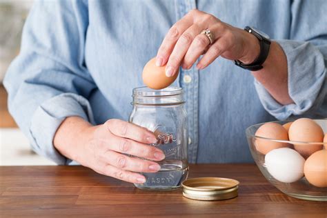 How To Peel A Hard Boiled Egg