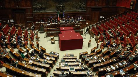 Montecitorio Fratelli Ditalia Via Le Medaglie A Tito Un Emendamento