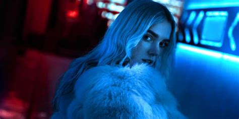 What Does Being Extra Mean Slang Meaning Origin And Best Funny Memes