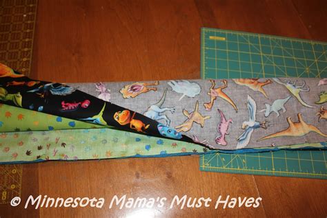 Diy Pillowcase Tutorial Easy Pillowcase With No Seams Showing