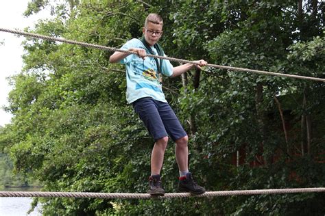 Met Scouting Veendam ‘hiken Tijdens Zomertocht Door Borgerswold Rtv1
